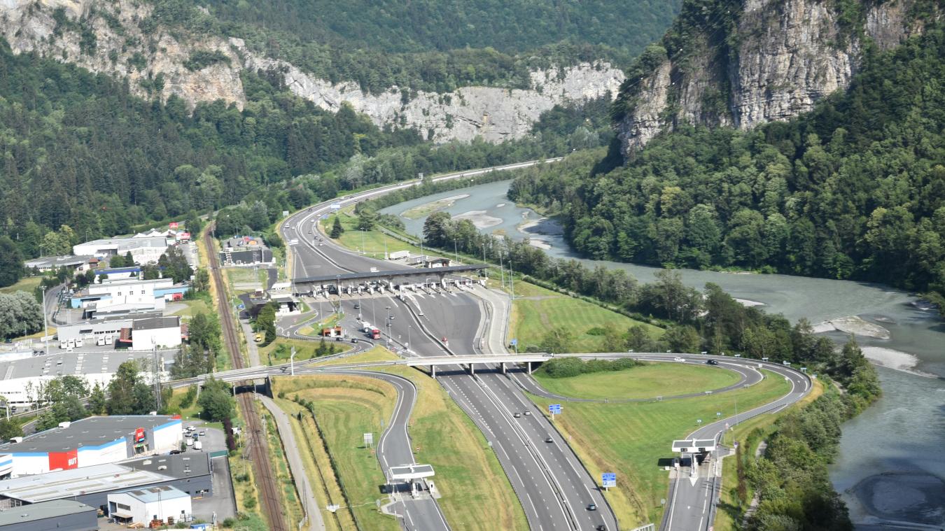 (VIDEO) Coronavirus: l’autoroute A40 déserte pour le premier jour ...