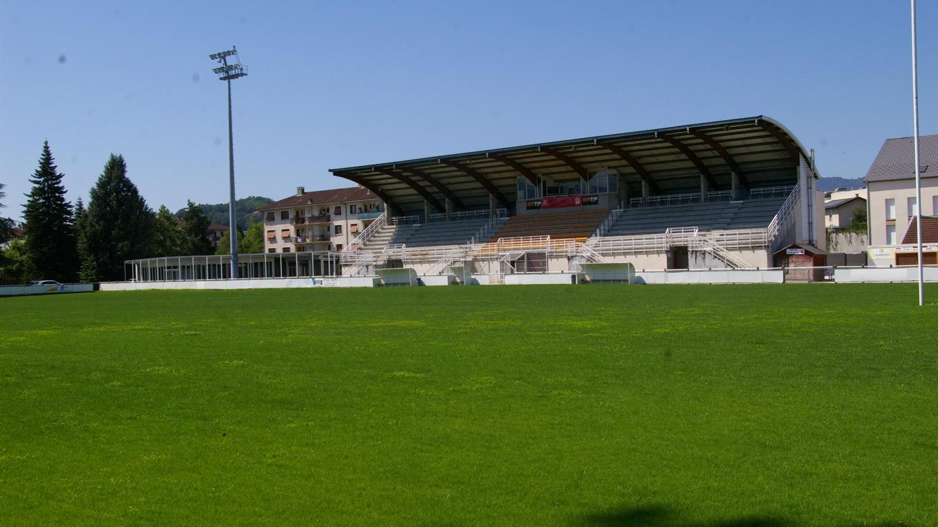 FC Annecy-Le Mans FC: deux nouvelles tribunes installées au stade de ...