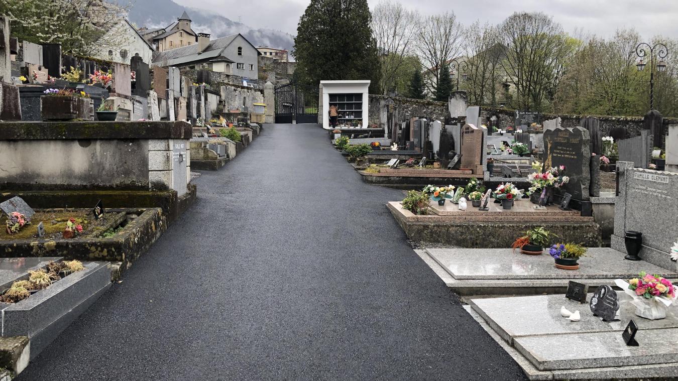 Albertville : contre toute attente, le cimetière de Conflans a été bitumé - Le Messager
