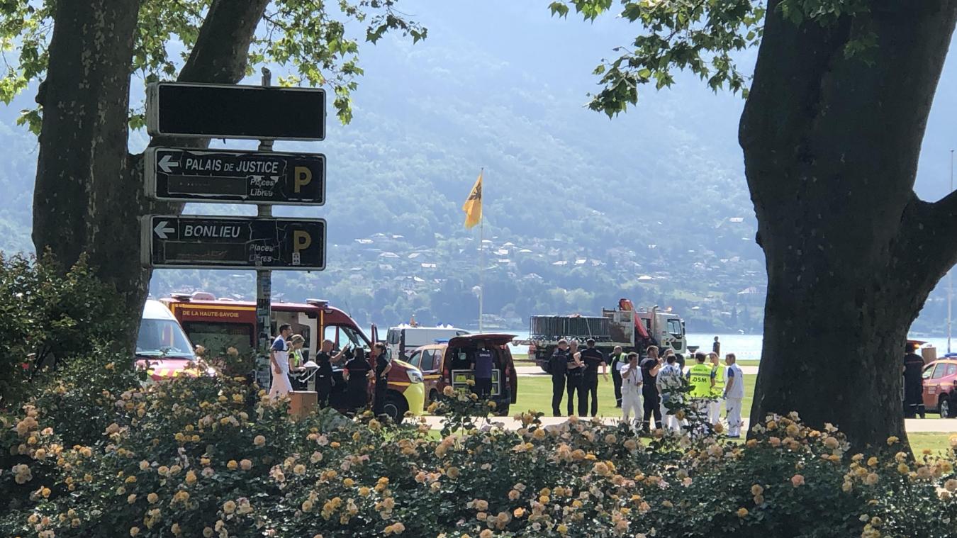 Annecy : une attaque au couteau fait plusieurs blessés, dont quatre enfants en bas âge - La Savoie