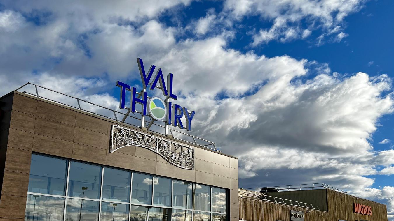 Val Thoiry : suite à un départ de feu, le centre commercial évacué - Le ...