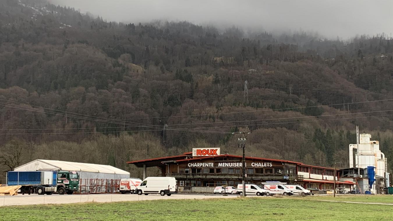 Chute d’un couvreur sur un chantier à Cluses : les entreprises Roux et ... Chute d’un couvreur sur un chantier à Cluses : les entreprises Roux et ...