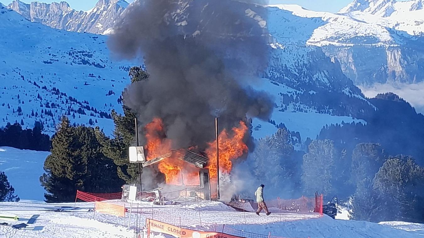 Haute-Savoie : le chalet du snowpark de la station de Flaine détruit ...
