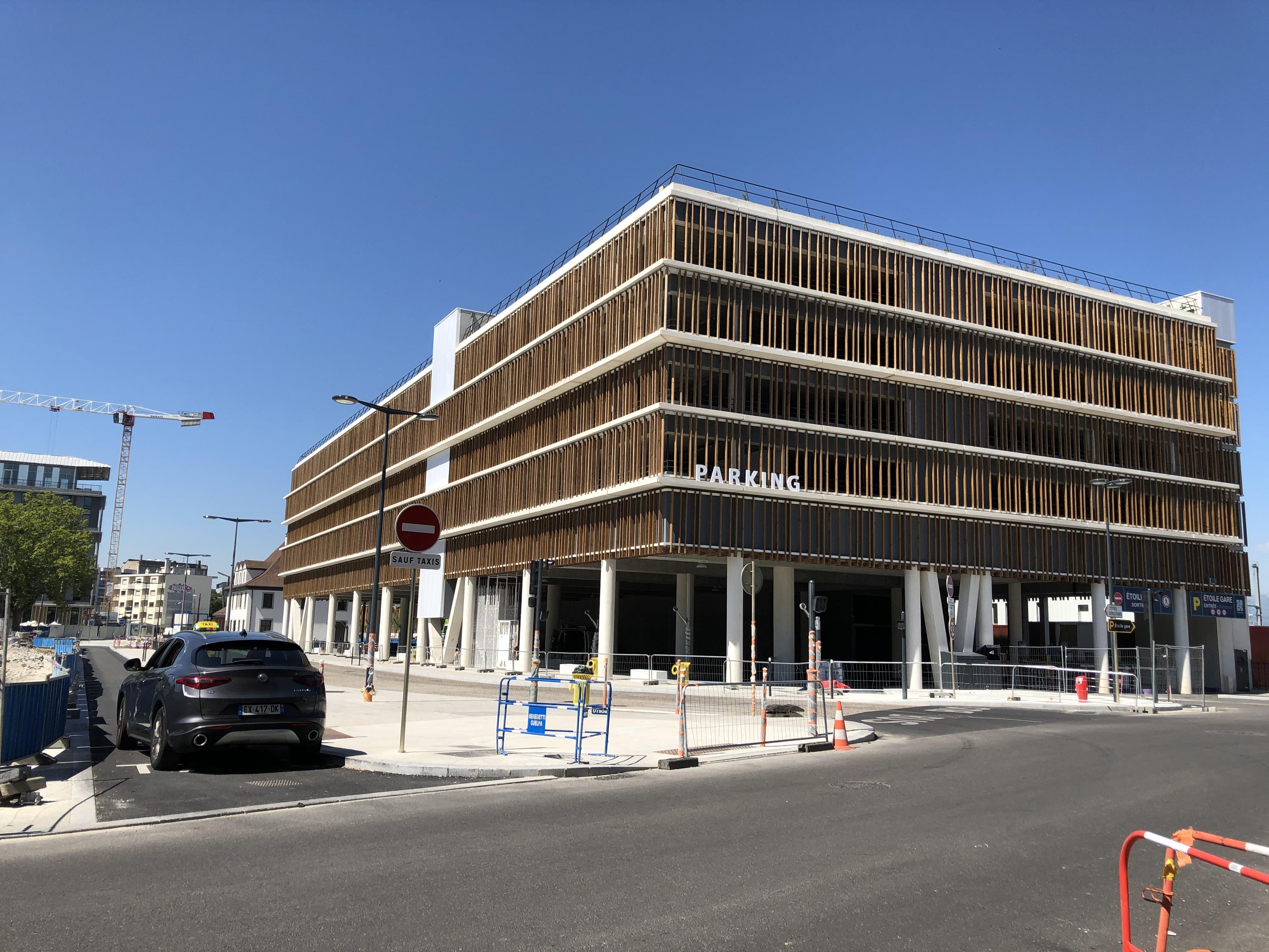 (PHOTOS) Annemasse: le nouveau quartier de la gare poursuit sa ...