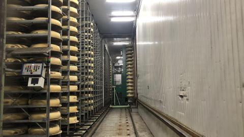 Annecy : dans les coulisses d’Entremont, la fabrique de fromage ...