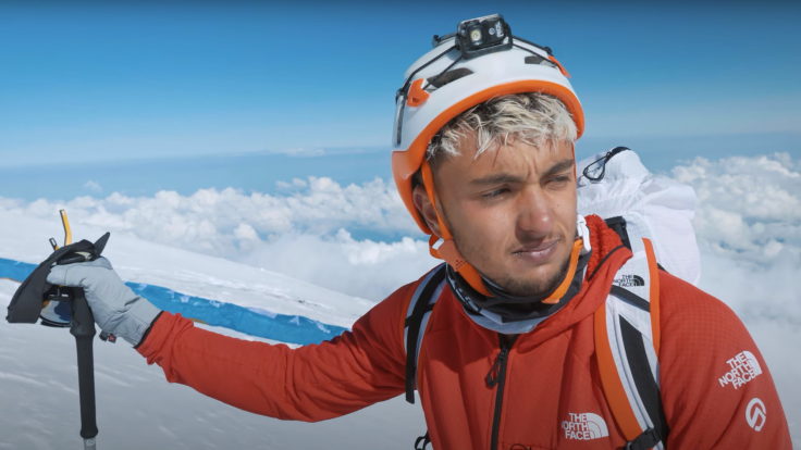 A 21 ans, le youtubeur Inoxtag gravit le mont Blanc puis le Cervin en l ...