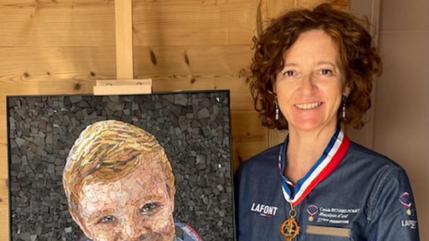 La mosaïste Carole Richard-Pomet-Braise auréolée du titre de Meilleur ...