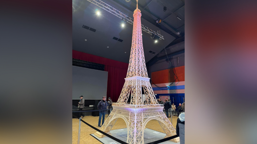 Une Tour Eiffel construite en allumettes par un Français pourrait ...