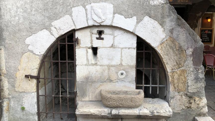 Patrimoine d’Annecy : les armoiries, un symbole ancien de la ville - L ...