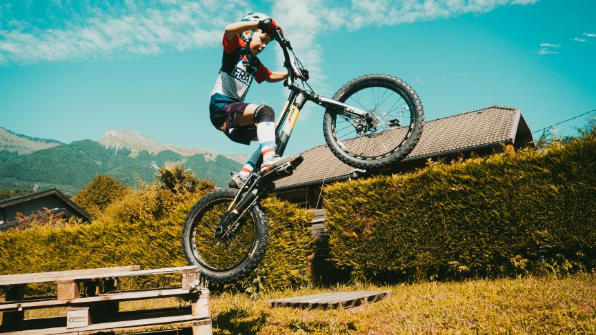 Savoie : Gabriel Tronchet, 9 ans, espoir du vélo trial - La Savoie