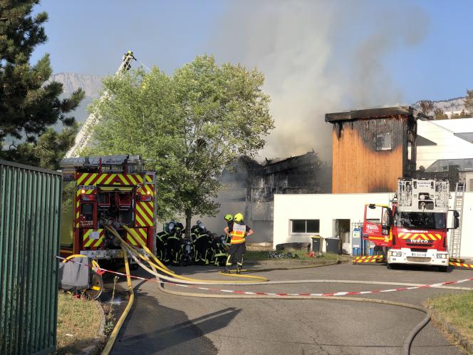 VIDEO. Incendie et explosions aux Glaisins à Annecy : 70 pompiers mobilisés, une enquête ouverte ...